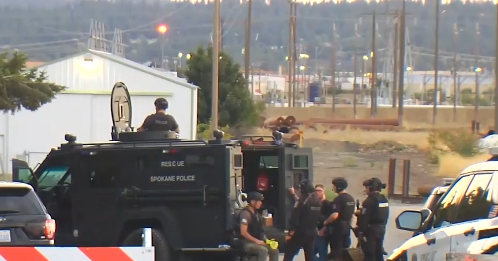 Spokane police arrest man after 8-hour SWAT standoff in Minnehaha ...