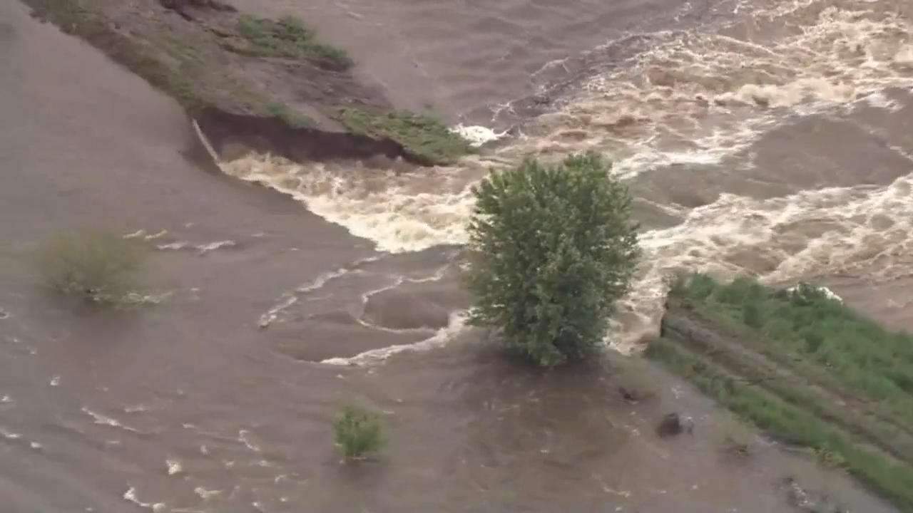 Levee failure creates flash flood warning in Missouri | News | khq.com