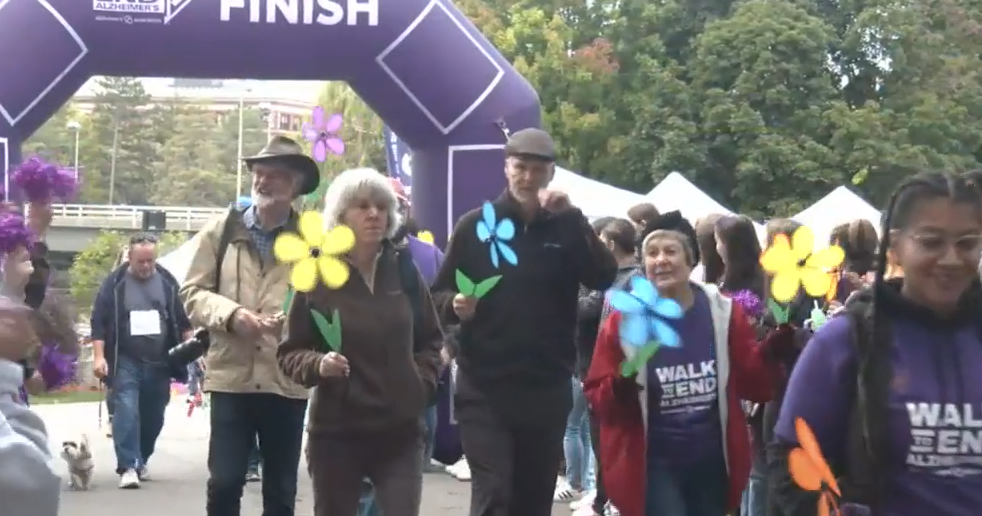 Hundreds join the Walk to End Alzheimer's | Spokane News | khq.com