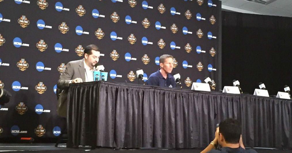 Mark Few recognizes former Gonzaga coaches | Spokane News | khq.com