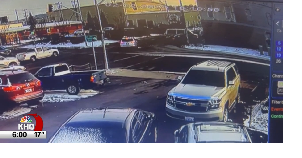 Crash at Ash and Maxwell in Spokane slows down rush hour traffic | Spokane News | khq.com