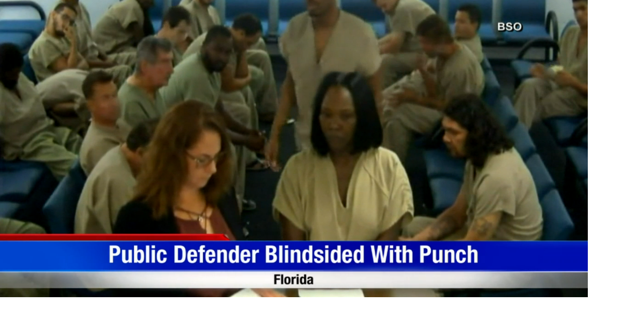 WATCH: Inmate walks up and punches public defender without warning in ...