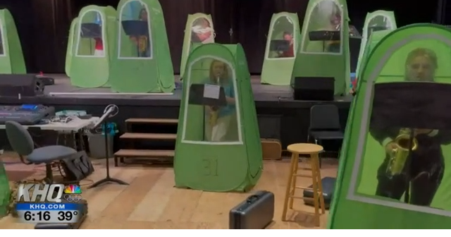 Wenatchee School uses 'band pods' to keep musicians safe from COVID-19 ...
