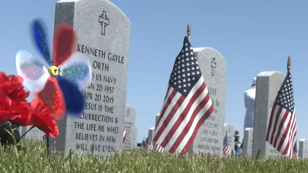 Hundreds gather at Washington State Veterans Cemetery to mark Memorial ...