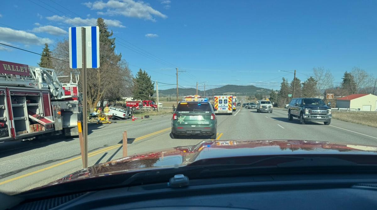 One person trapped after rollover crash in Spokane near Bigelow Gulch ...