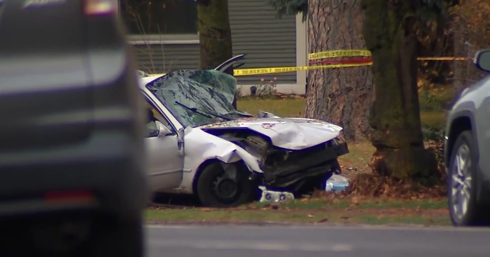Single-car crash on South Walnut Street in Spokane, 1 person dead ...