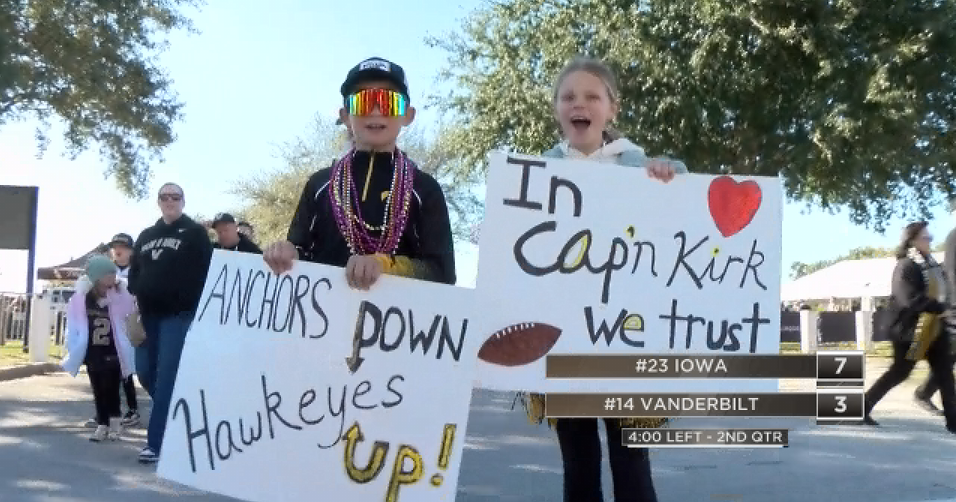 Tampa tailgate: Iowa Hawkeyes fans cheer on their team | News | kimt.com