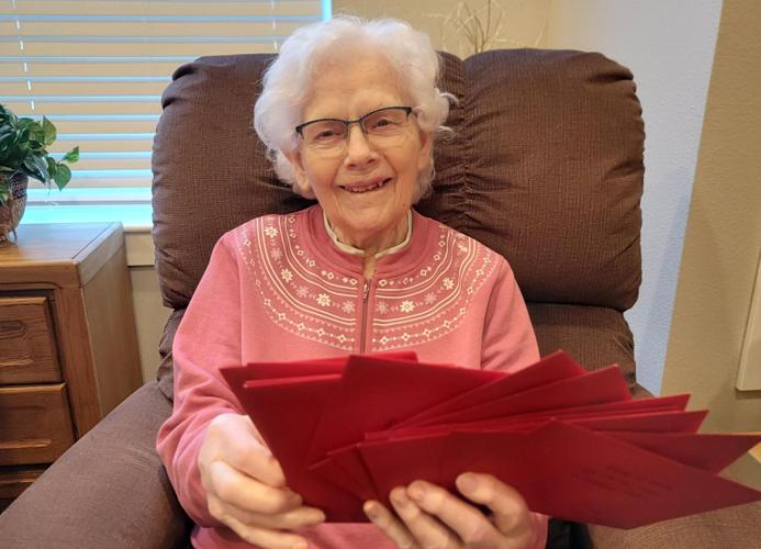 Memory care residents in Rochester take part in the Angel Card Project ...