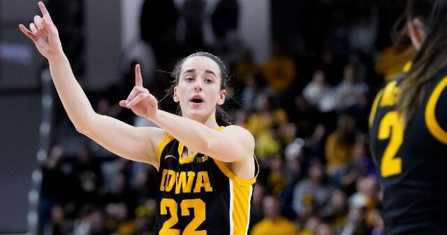 Caitlin Clark scores 35 points as No. 3 Iowa pounds Northwestern 110-74 ...