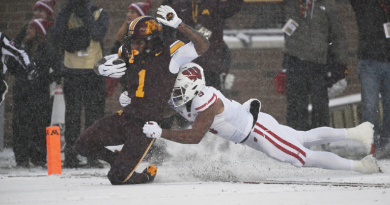 Minnesota keeps Paul Bunyan's Axe with a 17-7 win in the snow over ...