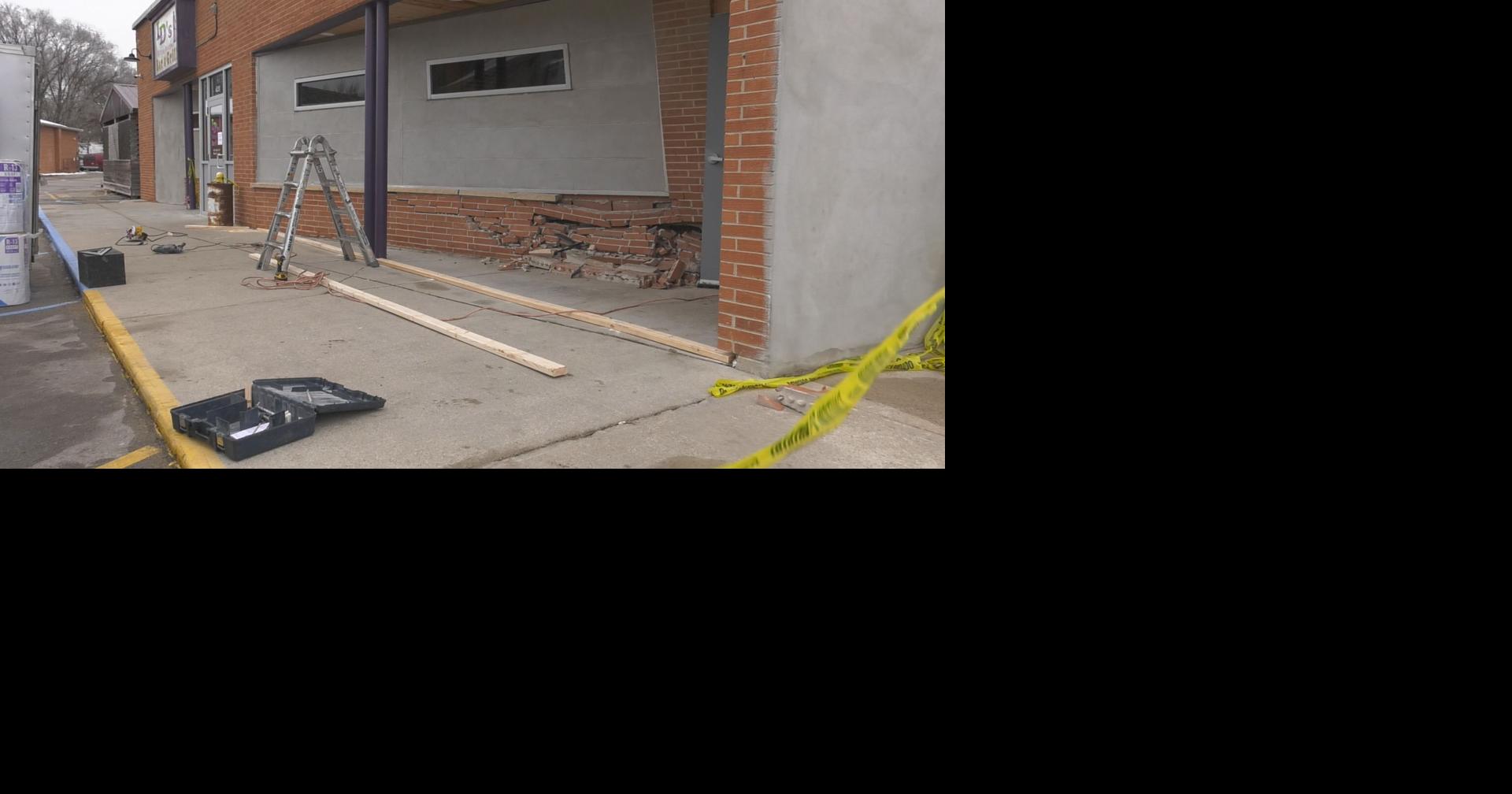 Vehicle crashes into wall of LD's Filling Station in Mason City | News ...