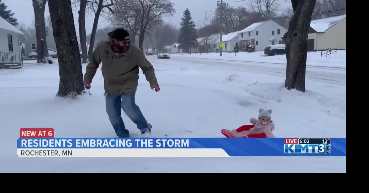 Rochester residents experiencing the winter snowstorm | News | kimt.com