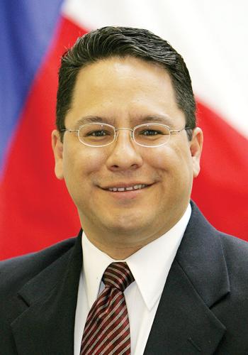 Isassi resigns position as county court judge | News | kingsvillerecord.com