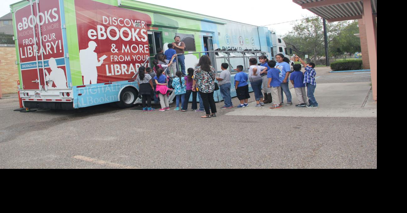 Digital Bookmobile visits R.J. Kleberg Library | | kingsvillerecord.com