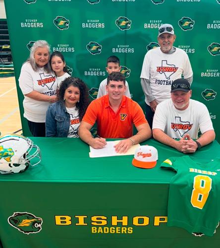 Bishop standout signs letter of intent | Sports | kingsvillerecord.com