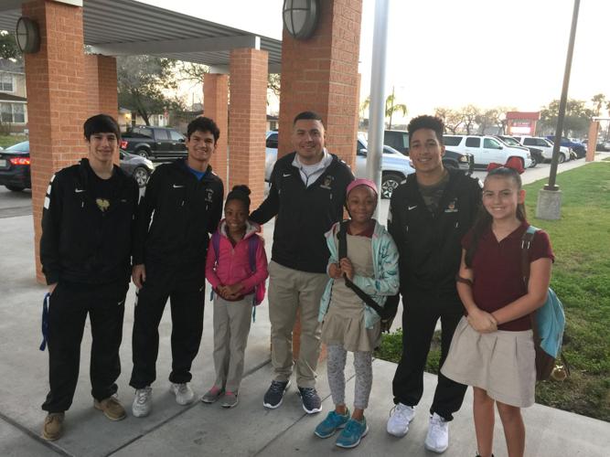 Brahma basketball team visits Harvey, Kleberg elementary schools | News ...