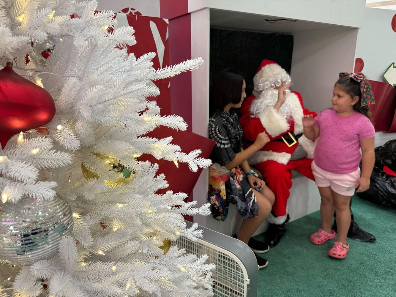 Deaf Santa brings holiday joy to Hawaii's deaf community | Local | kitv.com