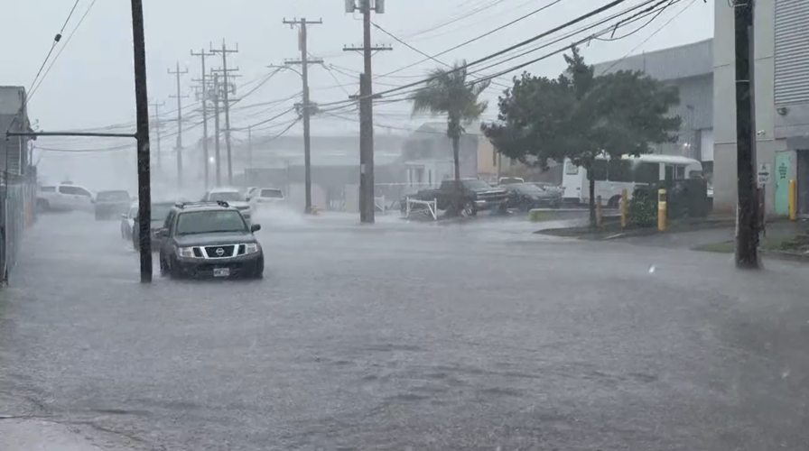 Gallery: Strong storm washes through the Hawaiian Islands | News | kitv.com