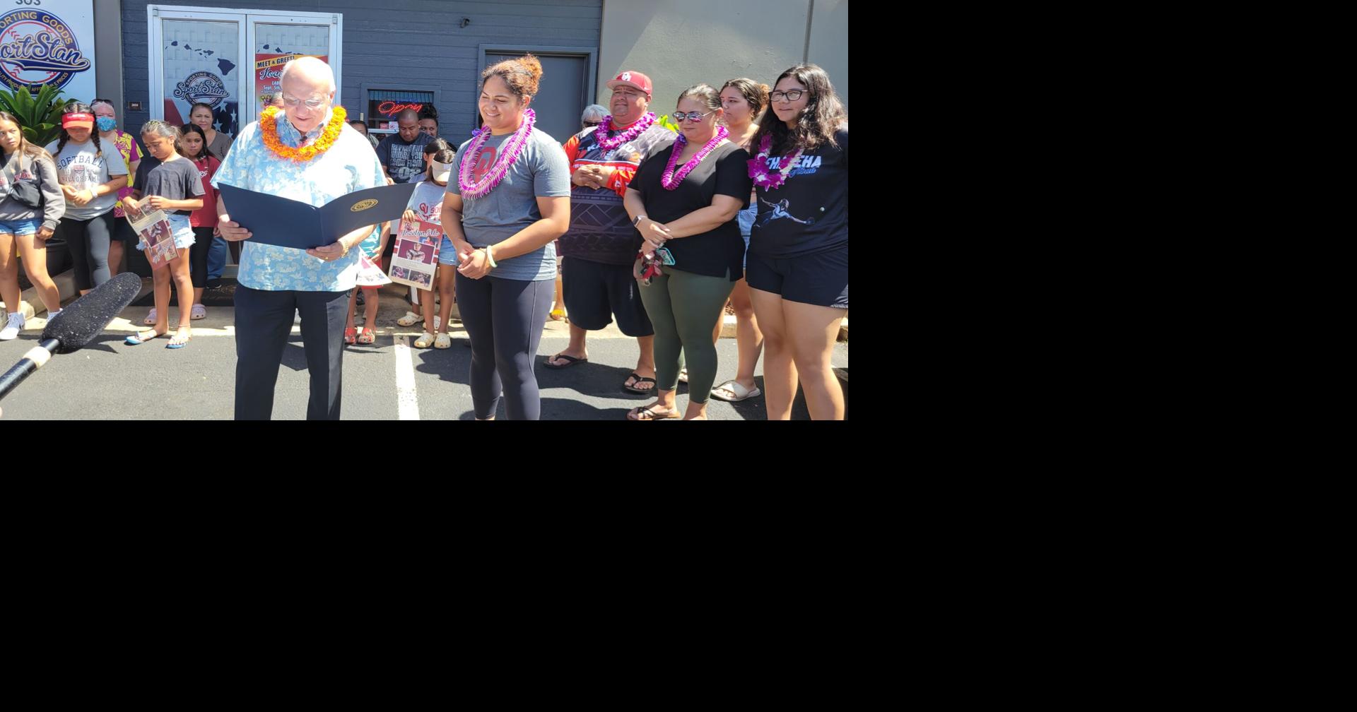 Mayor proclaims "Jocelyn Alo Day" to honor college softball legend ...