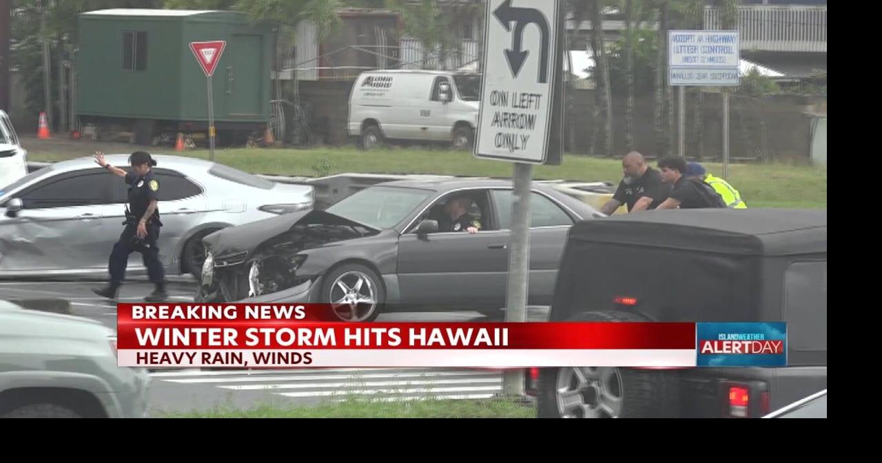 Heavy rain on Windward Oahu led to crashes and traffic light outages ...