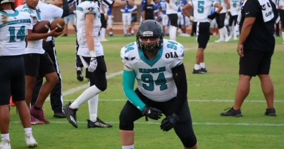Special needs football player at Kapolei High School beats odds with ...