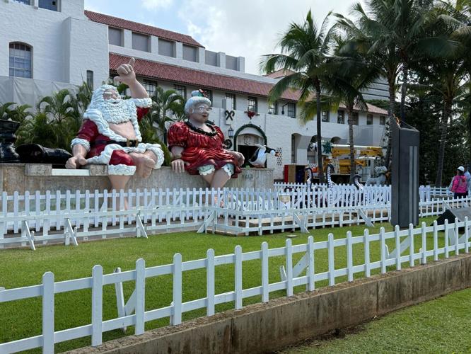 Shaka Santa and Tūtū Mele arrive at Honolulu Hale | Local | kitv.com