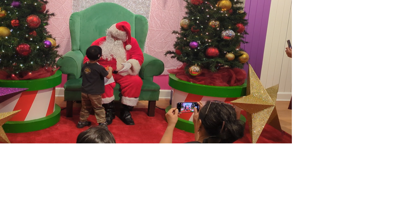 Deaf keiki share their Christmas wishes with Deaf Santa at Pearlridge ...