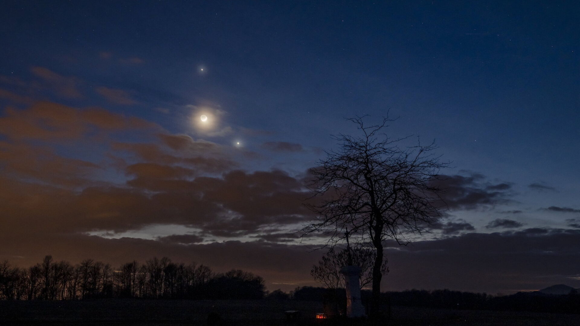 Two planets will appear to kiss in the sky tonight National kitv