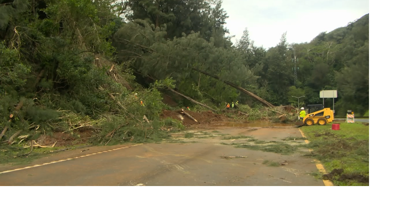 Crews work to clear the massive Pali Highway landslide by Christmas ...