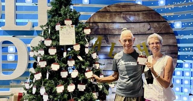 Aging Well: The Ward Senior Giving Tree buys gifts for kupuna | Aging ...