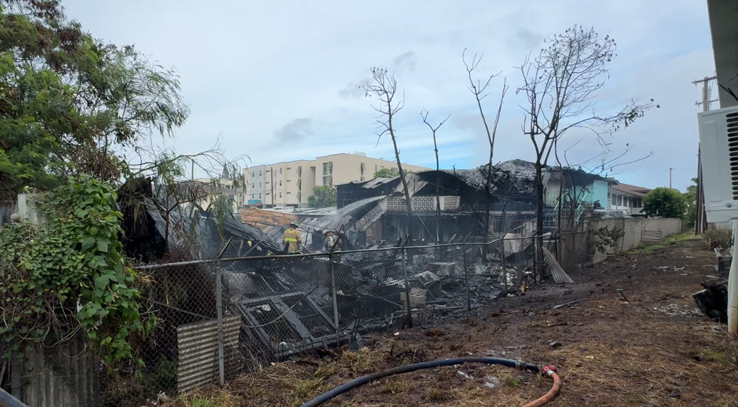 Kalihi blaze engulfs two-story home, prompts multi-unit response ...