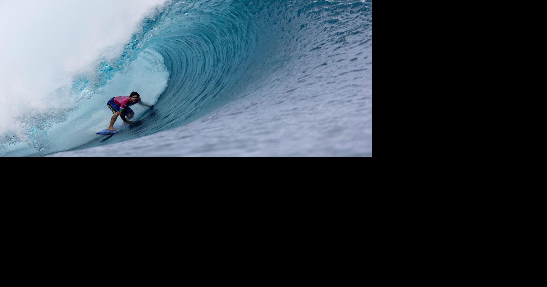 A perfect 10 pose for an (almost) perfect 10 wave goes viral | National ...