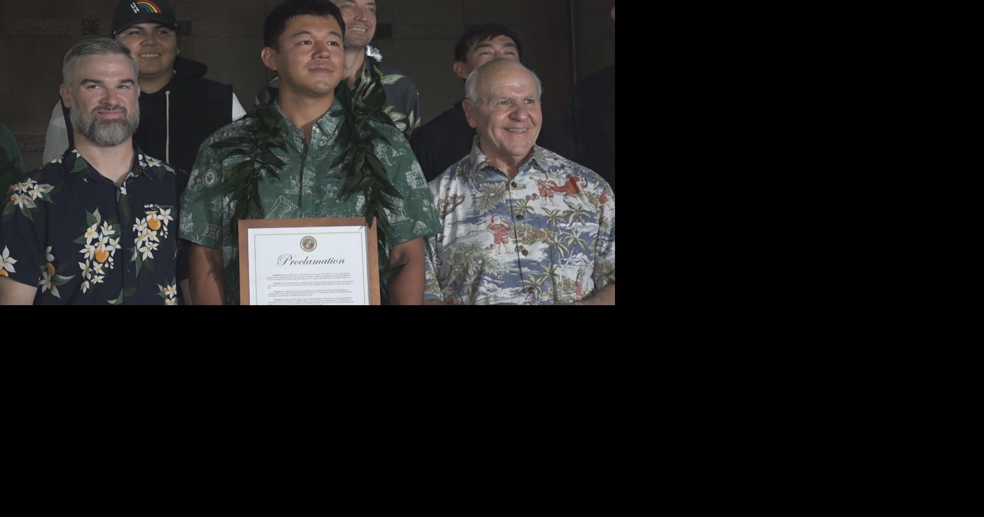 ‘Tokyo Toe’ honored for historic UH season | Sports | kitv.com