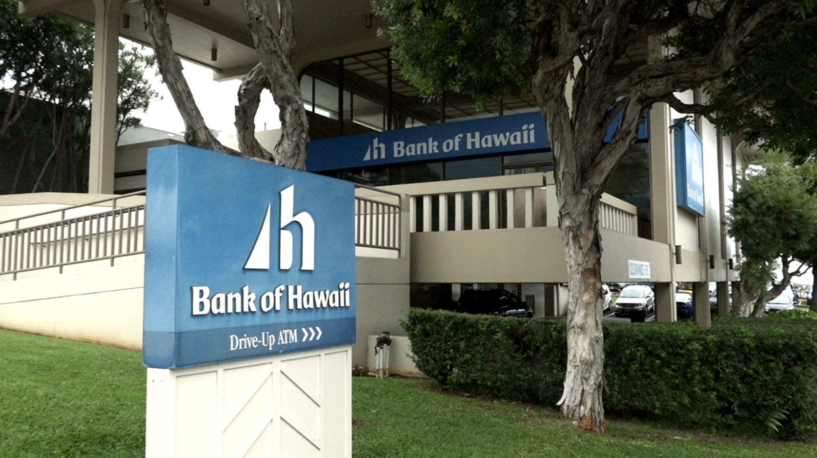 New Details | Elderly Kailua woman freed after days-long armed car ...