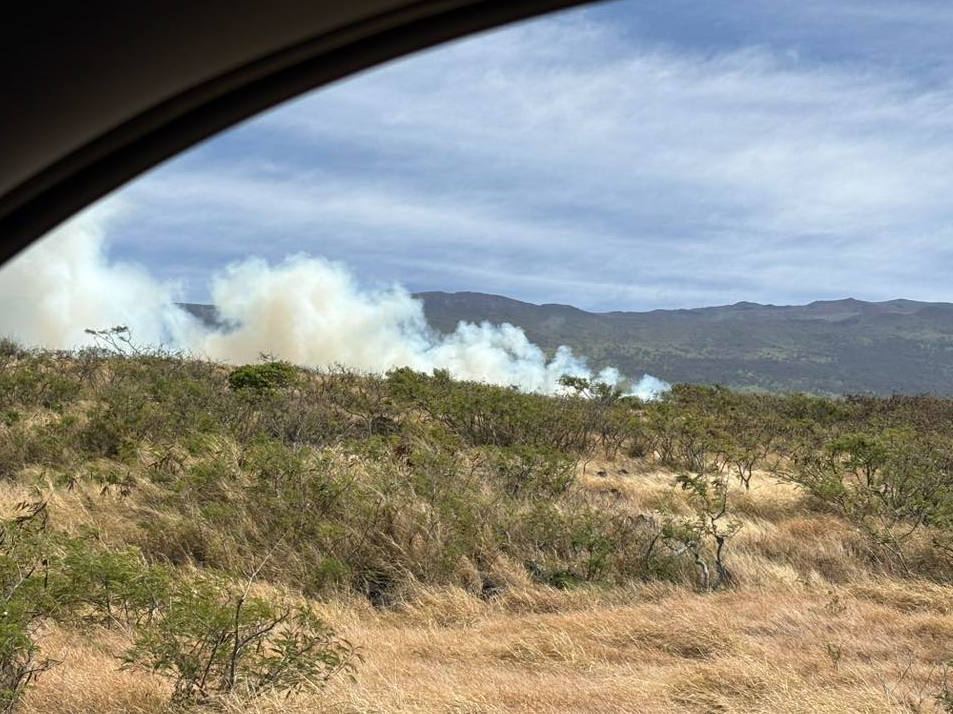 Evacuation ordered in Kahikinui as brush fire spreads | Local | kitv.com