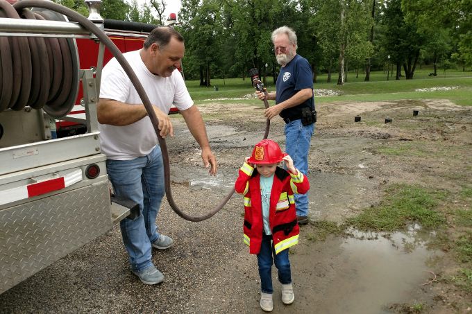 Dozens of kids enjoy Jasper Fire Department Cookout & Open House ...