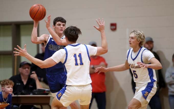 Brookeland defeats rival Broaddus 52 - 36 | Local Sports | kjas.com