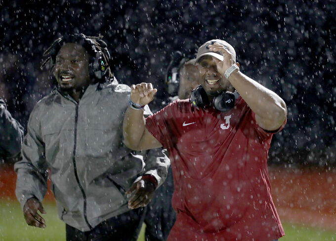 Jasper sails by West Columbia 35-12 in opening round of 4-A Div II ...