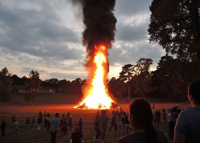 Bonfire lights up the sky | Local News | kjas.com