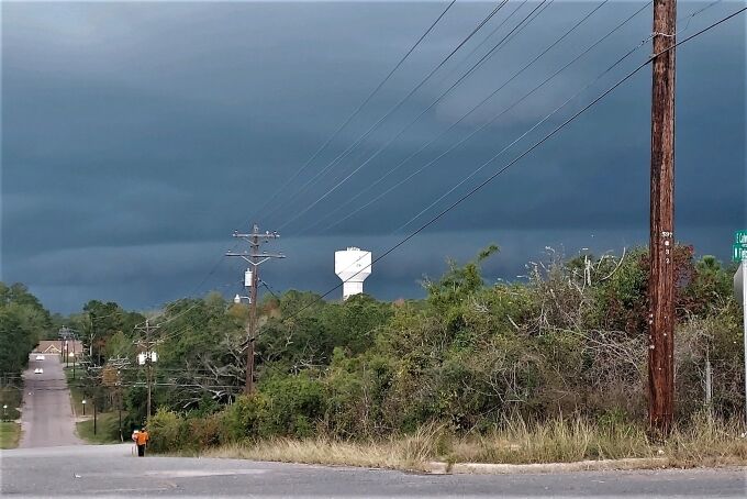 Friday afternoon thunderstorms downed trees and power lines in this ...