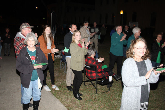Jasper County Courthouse lights the lights for the season | Local News ...