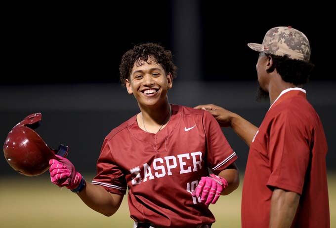 Dawgs Clawing Closer To Victory | Local Sports | kjas.com