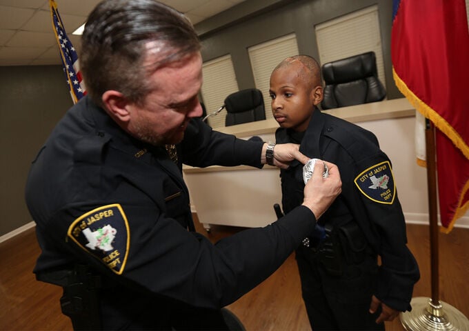 Jasper police swear in new officer | Local News | kjas.com