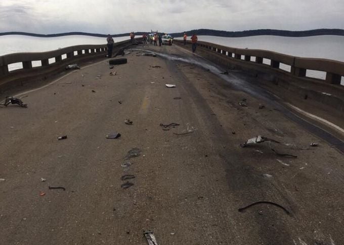 Two big-rigs collide on Pendleton Bridge, only minor injuries reported ...