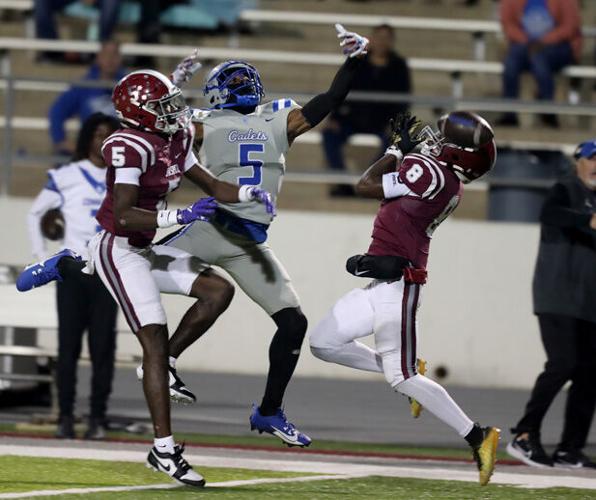 Dawgs move on to regional round after a 50-7 win over Waco Connally ...