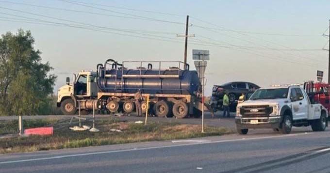 Early morning crash near Port Arthur takes life of man from Baytown ...