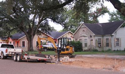 Tractor hits gas line on College Street | Local News | kjas.com