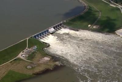 Evacuations along Trinity River for massive water release from Lake ...