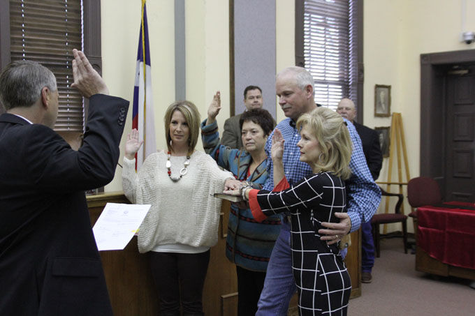 Crowd turns out to see elected officials sworn in | Local News | kjas.com