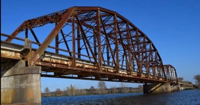 Hwy 190 Neches River Bridge at Dam B narrowed to one lane due to ...